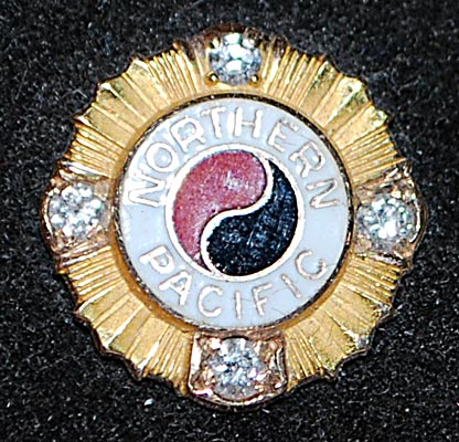 Lot 46: NORTHERN PACIFIC SERVIC PIN